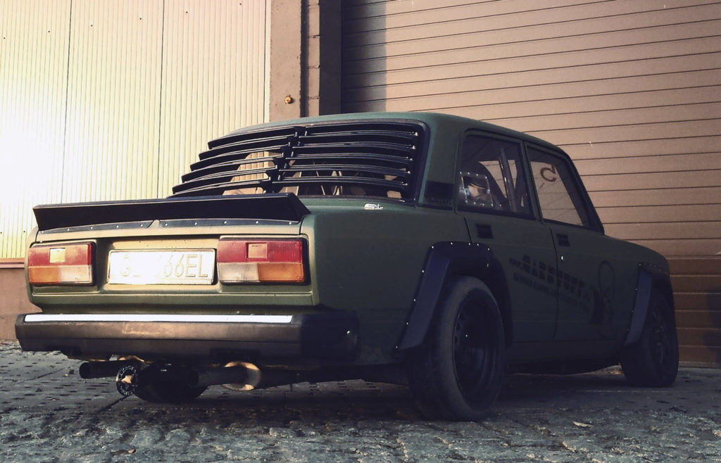 Lada 2107 with a BMW V8 – Engine Swap Depot