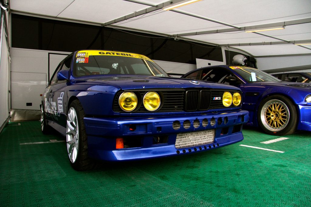 BMW E30 with a 1305 hp Turbo 2JZ – Engine Swap Depot