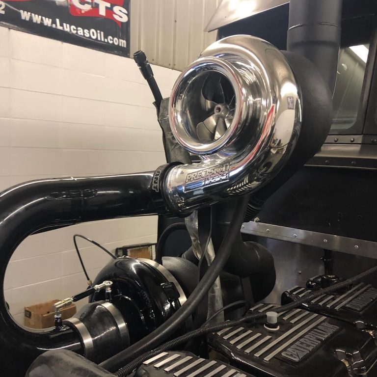 1988 Peterbilt Truck with a Twin-Turbo Caterpillar Inline-Six – Engine ...