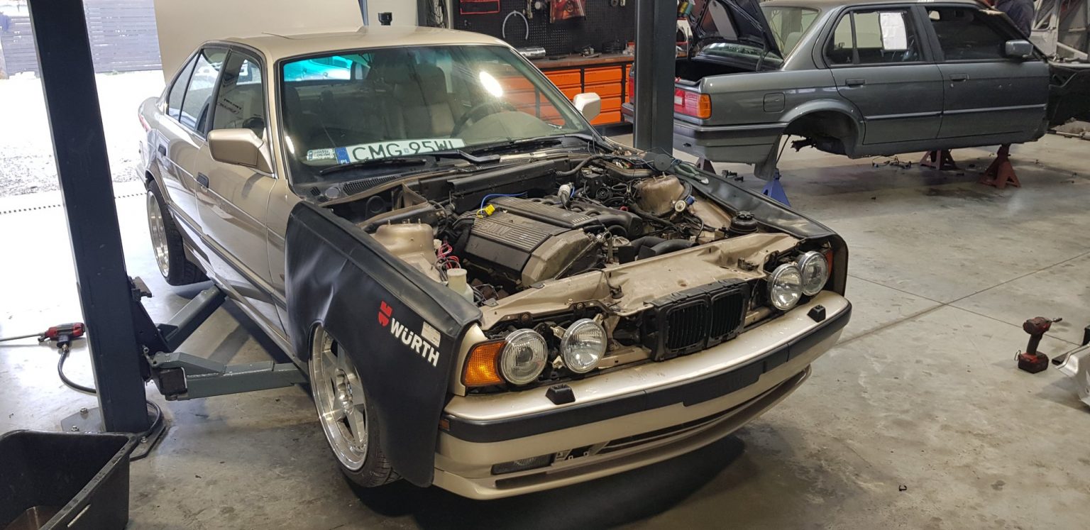 BMW E34 with a LS3 V8 – Engine Swap Depot