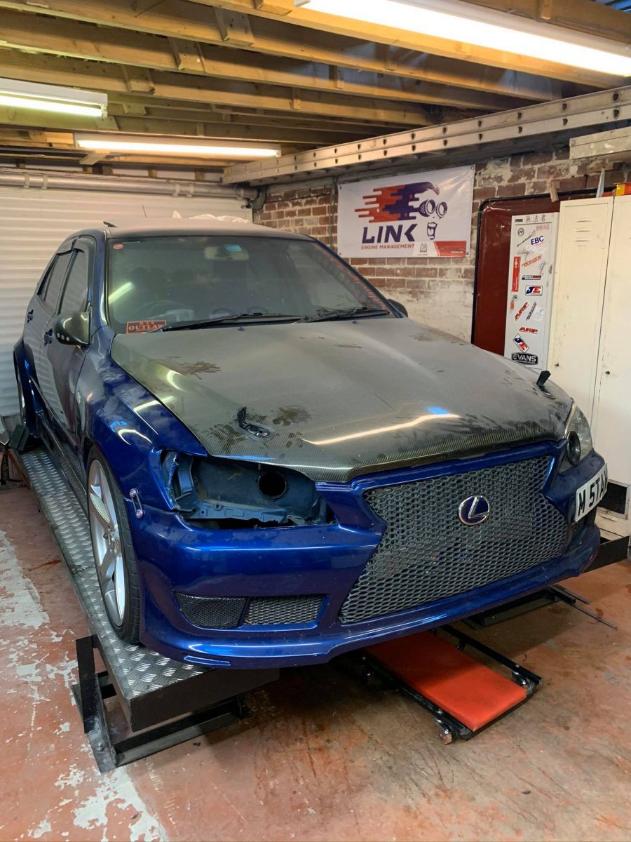 Lexus IS200 with a Twin-Turbo 1UZ