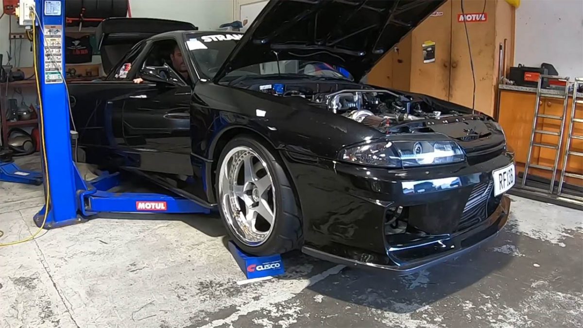 Nissan R32 Skyline with a Turbo 13B Two-Rotor Update