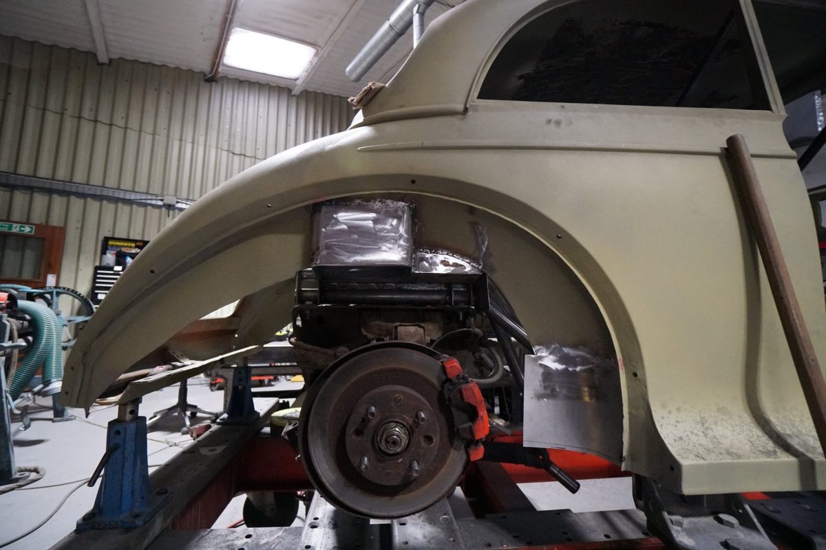 Custom Morris Minor with a Zetec Inline-Four and MX-5 Suspension ...