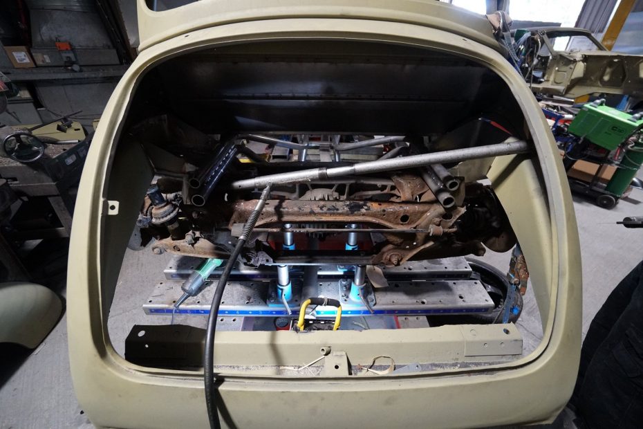 Custom Morris Minor with a Zetec Inline-Four and MX-5 Suspension ...