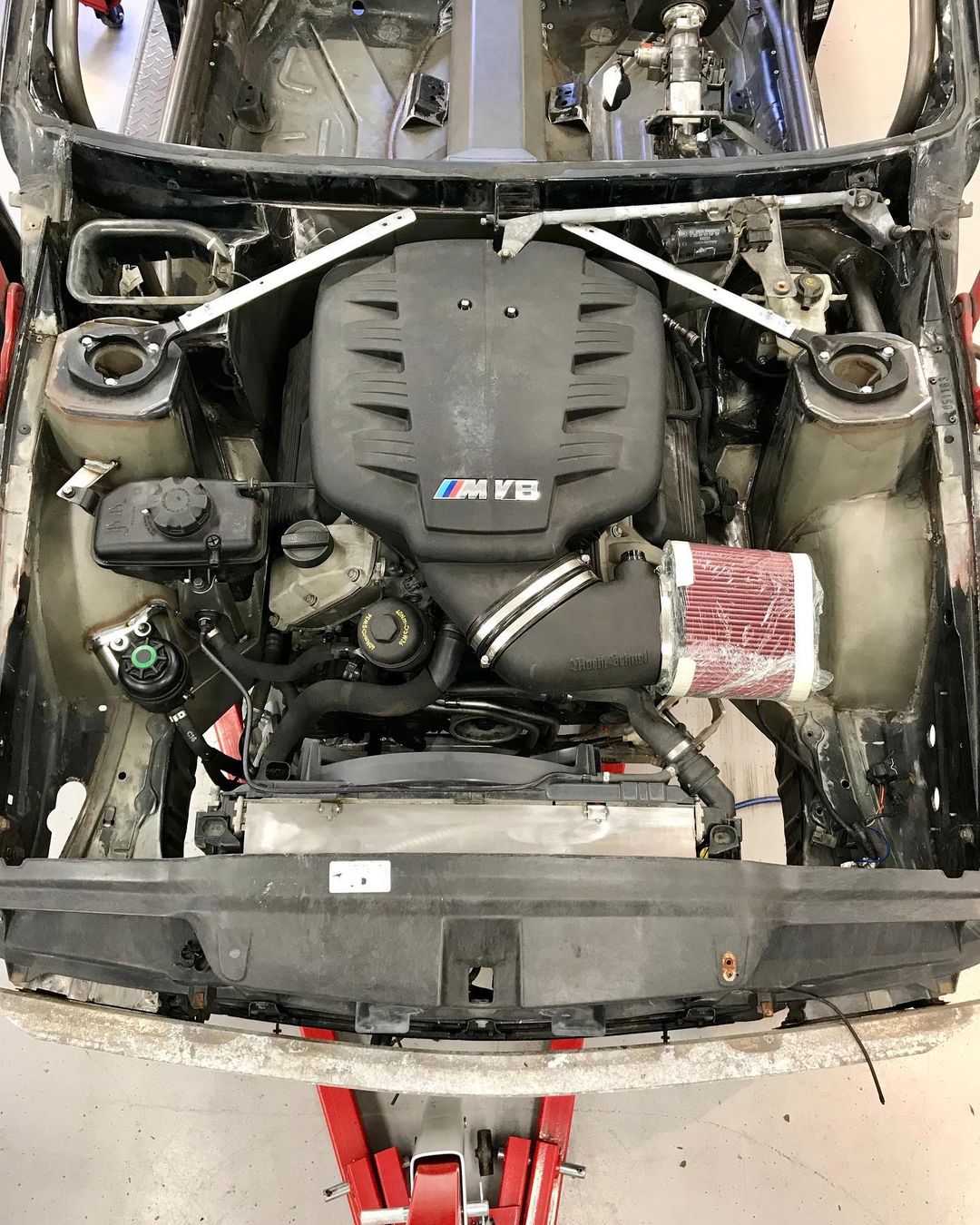 RWD Volvo 850 wagon with a BMW S65 V8 11 – Engine Swap Depot