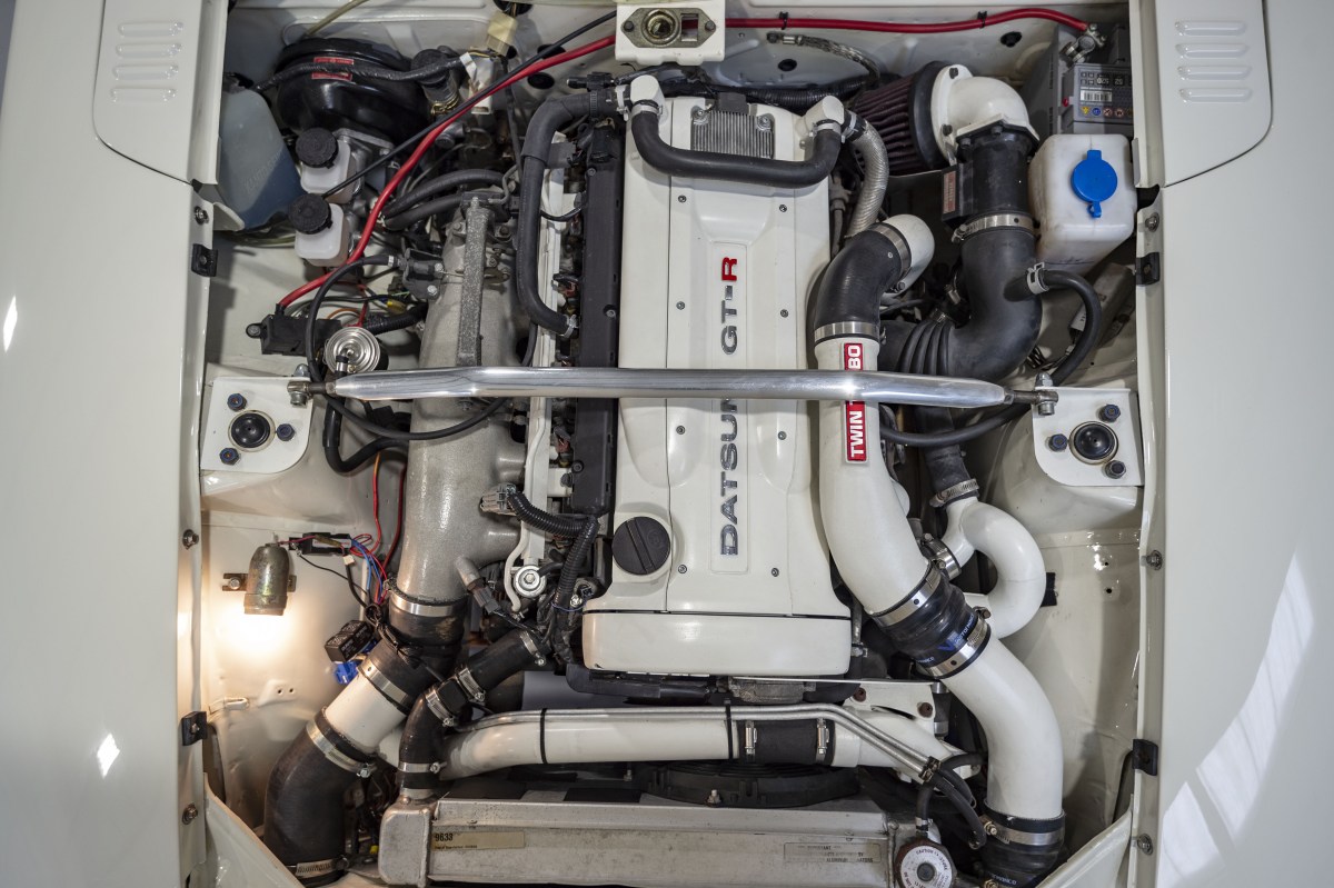 Datsun 240Z with a Twin-Turbo RB26DETT - engineswapdepot.com
