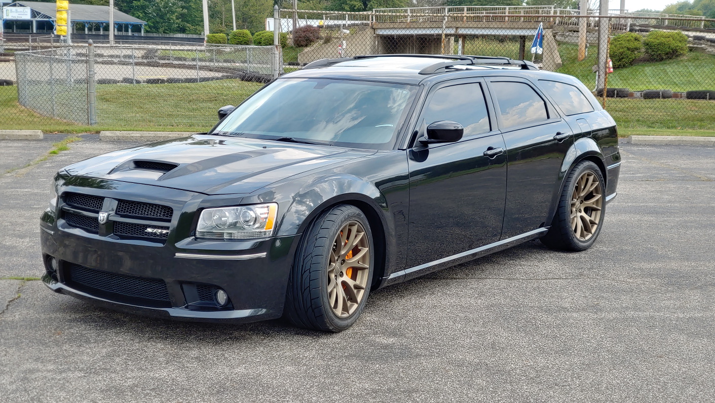 2006 Dodge Magnum SRT-8 with a Supercharged 6.4 L Hemi V8