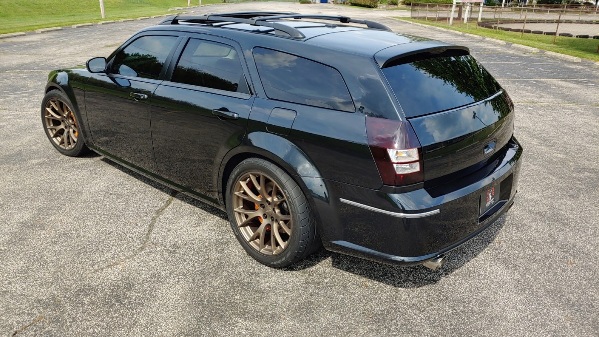 2006 Dodge Magnum SRT-8 with a Supercharged 6.4 L Hemi V8 – Engine Swap ...