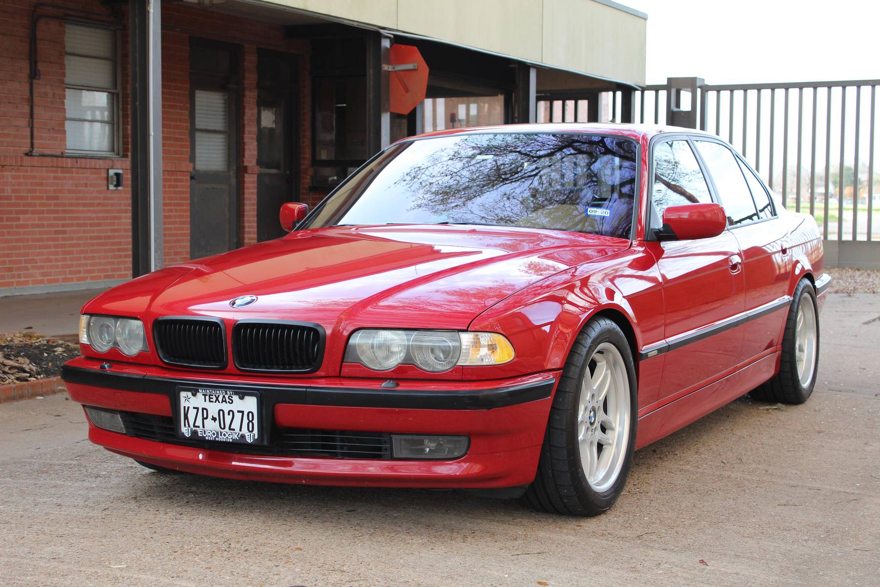 2001 BMW 740i with a S62 V8 01 – Engine Swap Depot