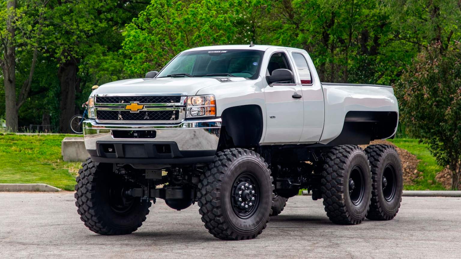 For Sale: Custom Chevy Truck with a 14.0 L Cummins and Military 6×6 Chassis