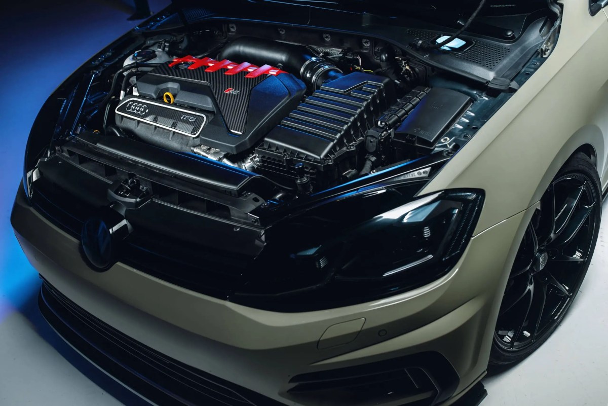 Golf R Mk7 with a 800 hp Turbo Inline-Five