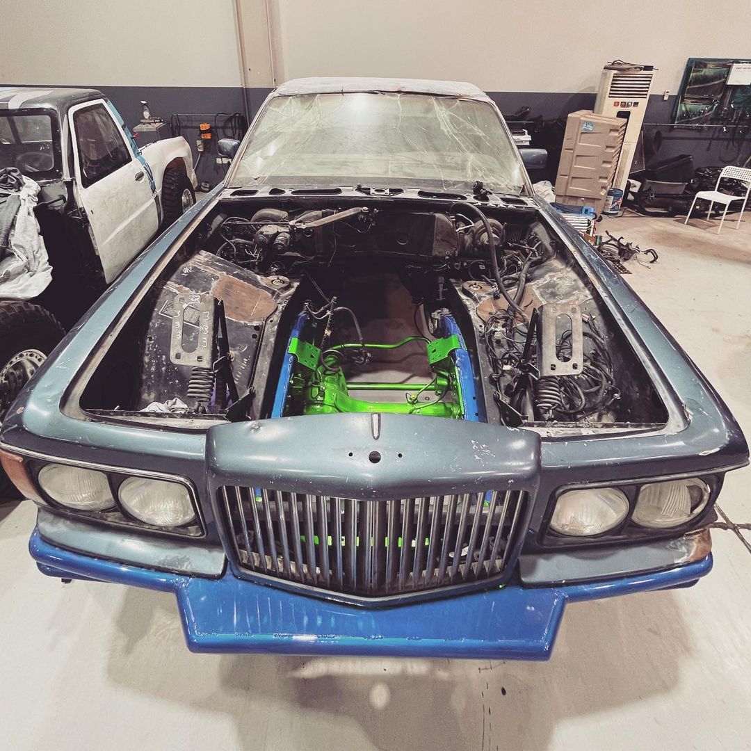 1989 Bentley with a Patrol Chassis and LSx V8 – Engine Swap Depot