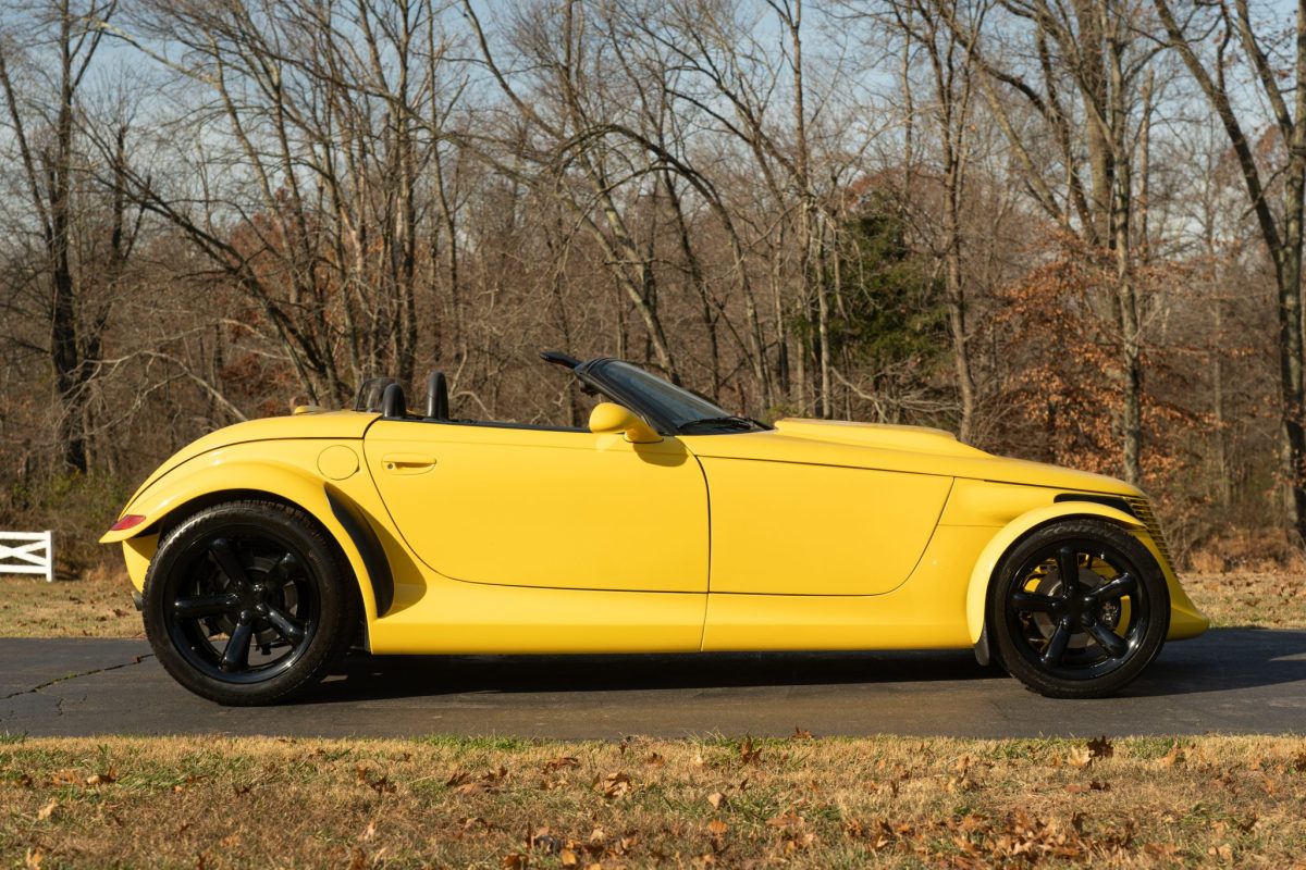 1999 Plymouth Prowler with a 6.1 L Hemi V8 04 – Engine Swap Depot