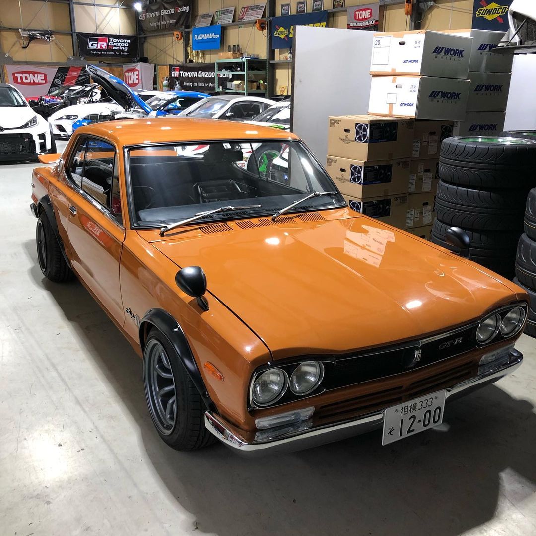 Nissan Skyline GT-R with a Dodge NASCAR V8 – Engine Swap Depot