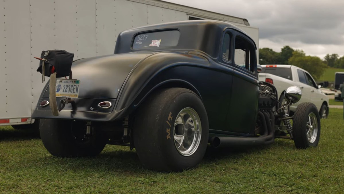 1933 Plymouth Coupe with a 605 ci HEMI V8 – Engine Swap Depot