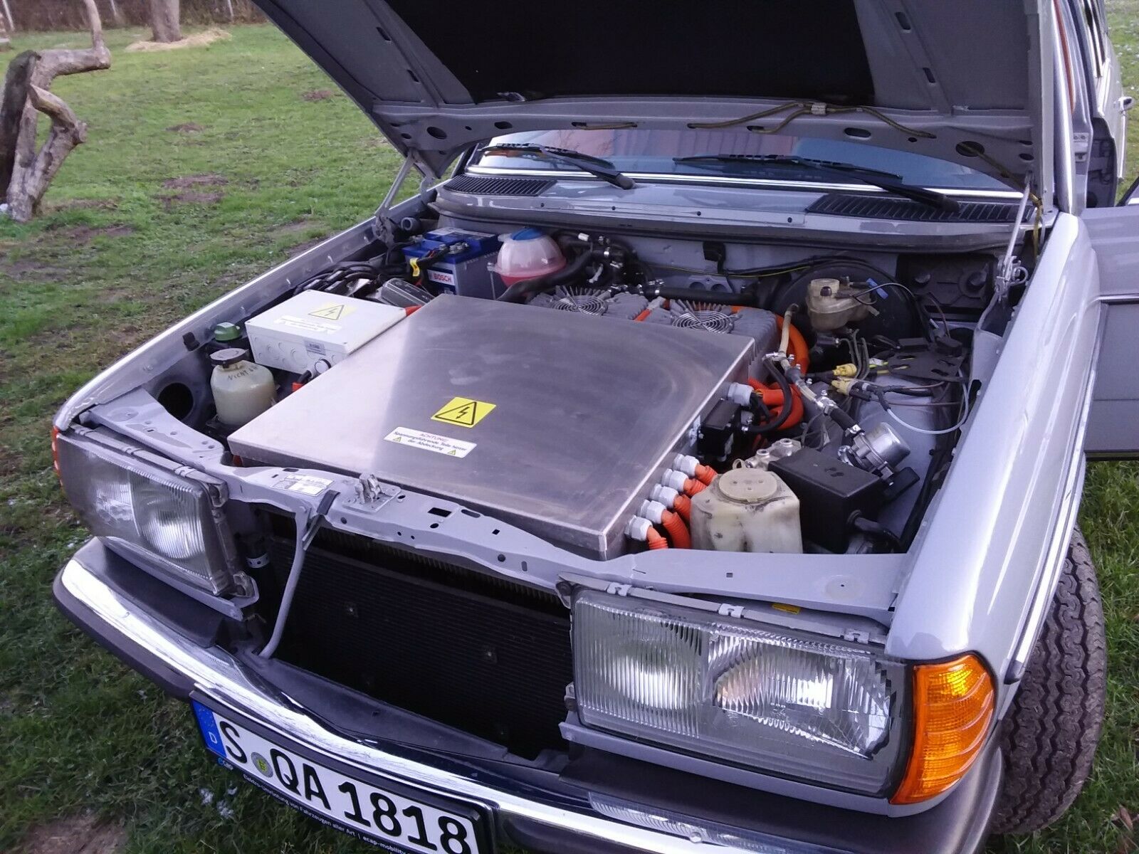 Electric Mercedes W123 Wagon – Engine Swap Depot
