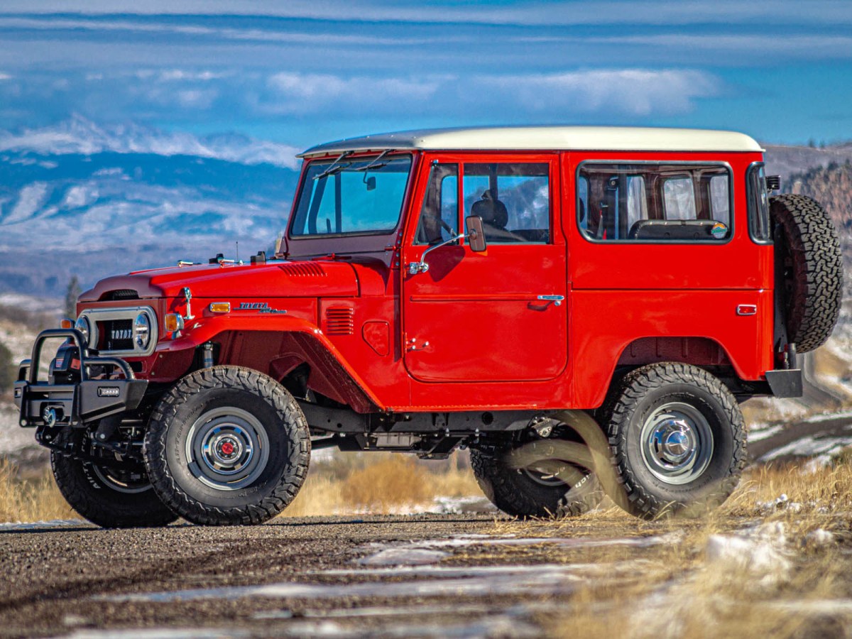 1973 Toyota FJ40 with a 3F-E Inline-Six - engineswapdepot.com